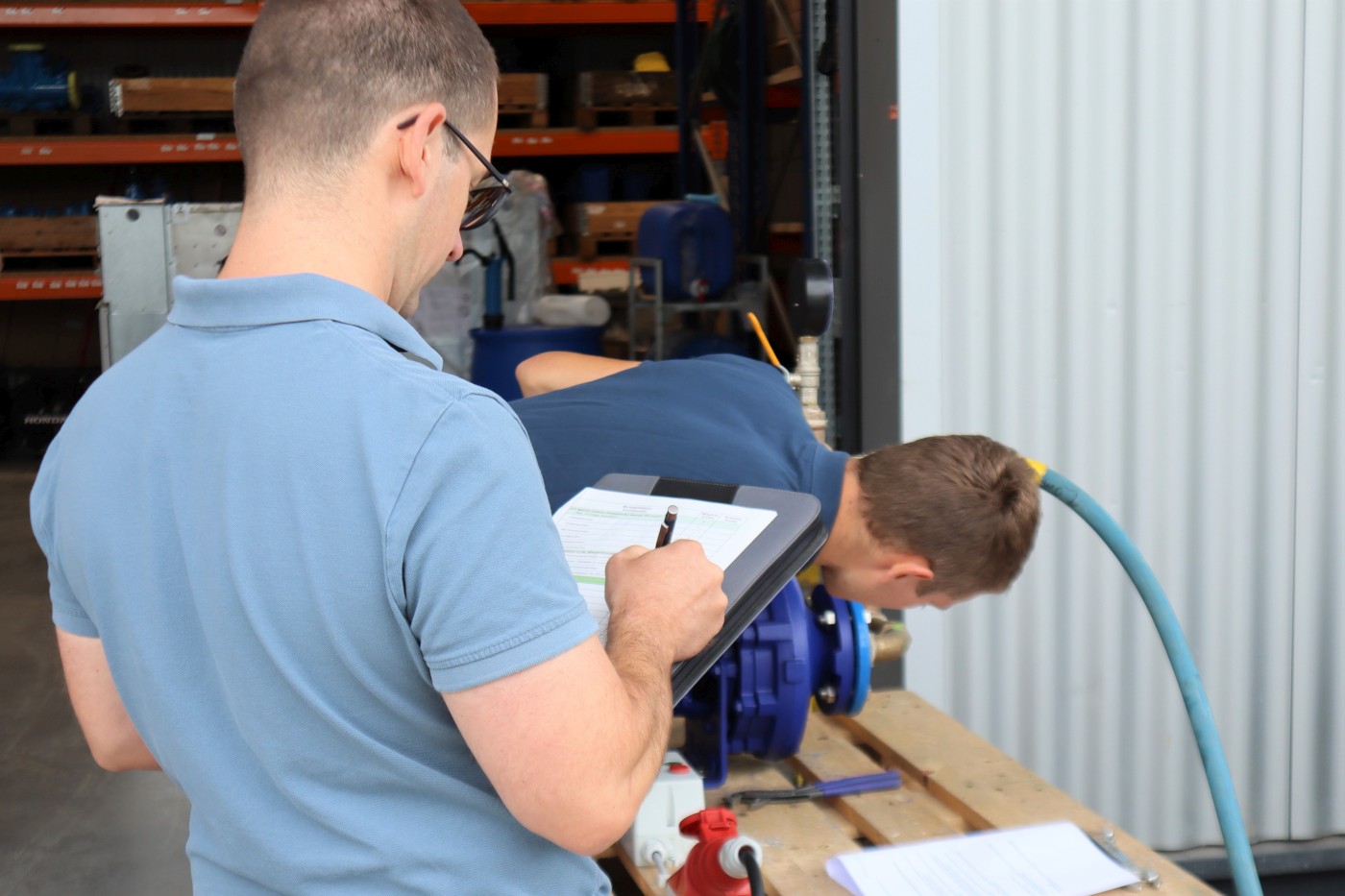 Erfolgreiche praktische Prüfung angehender „Fachkräfte für ...